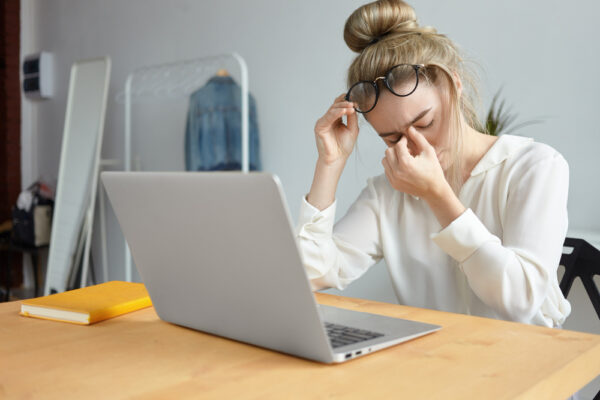 Understanding Computer Vision Syndrome: Symptoms, Causes, Diagnosis ...